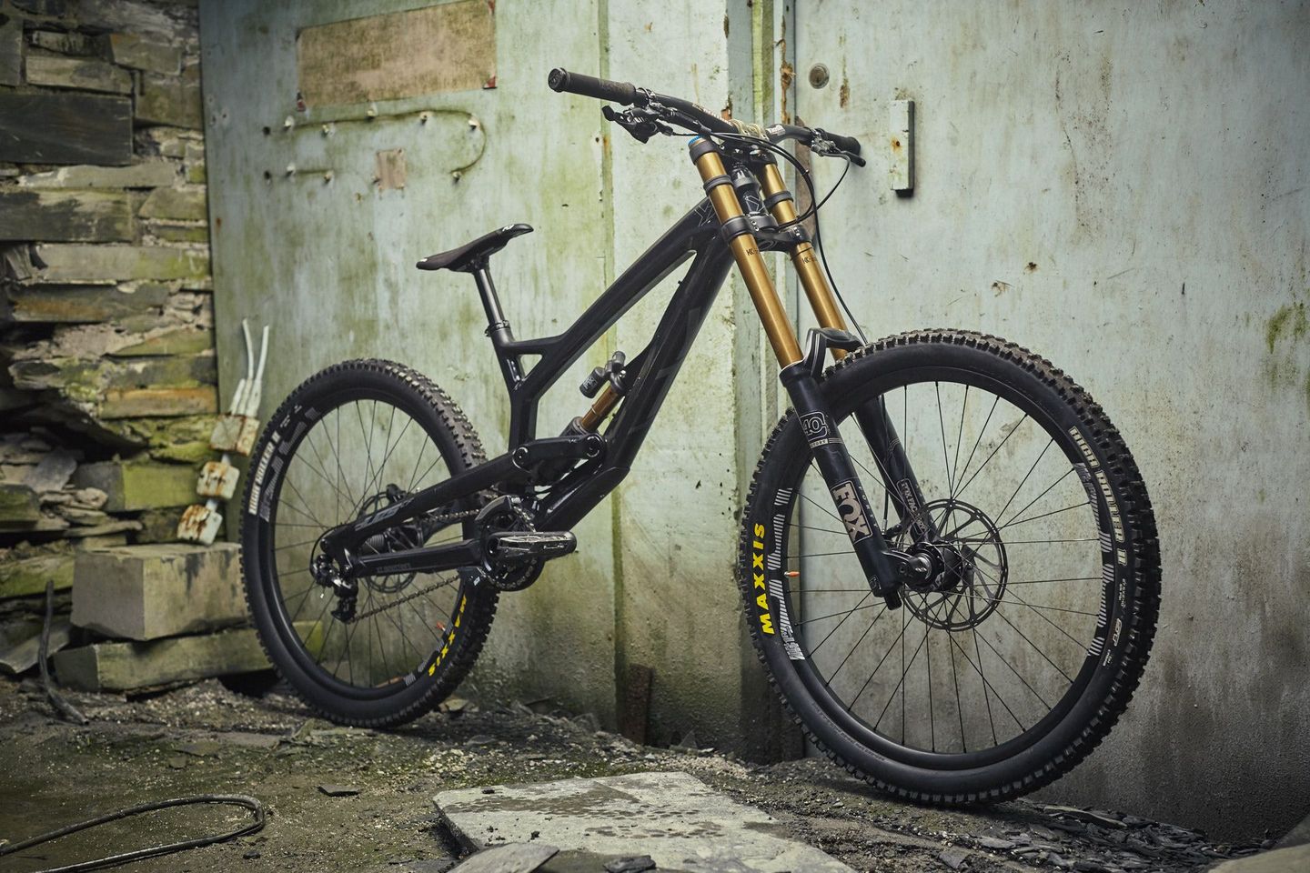 YT Tues CF Pro - Dirt Magazine DE